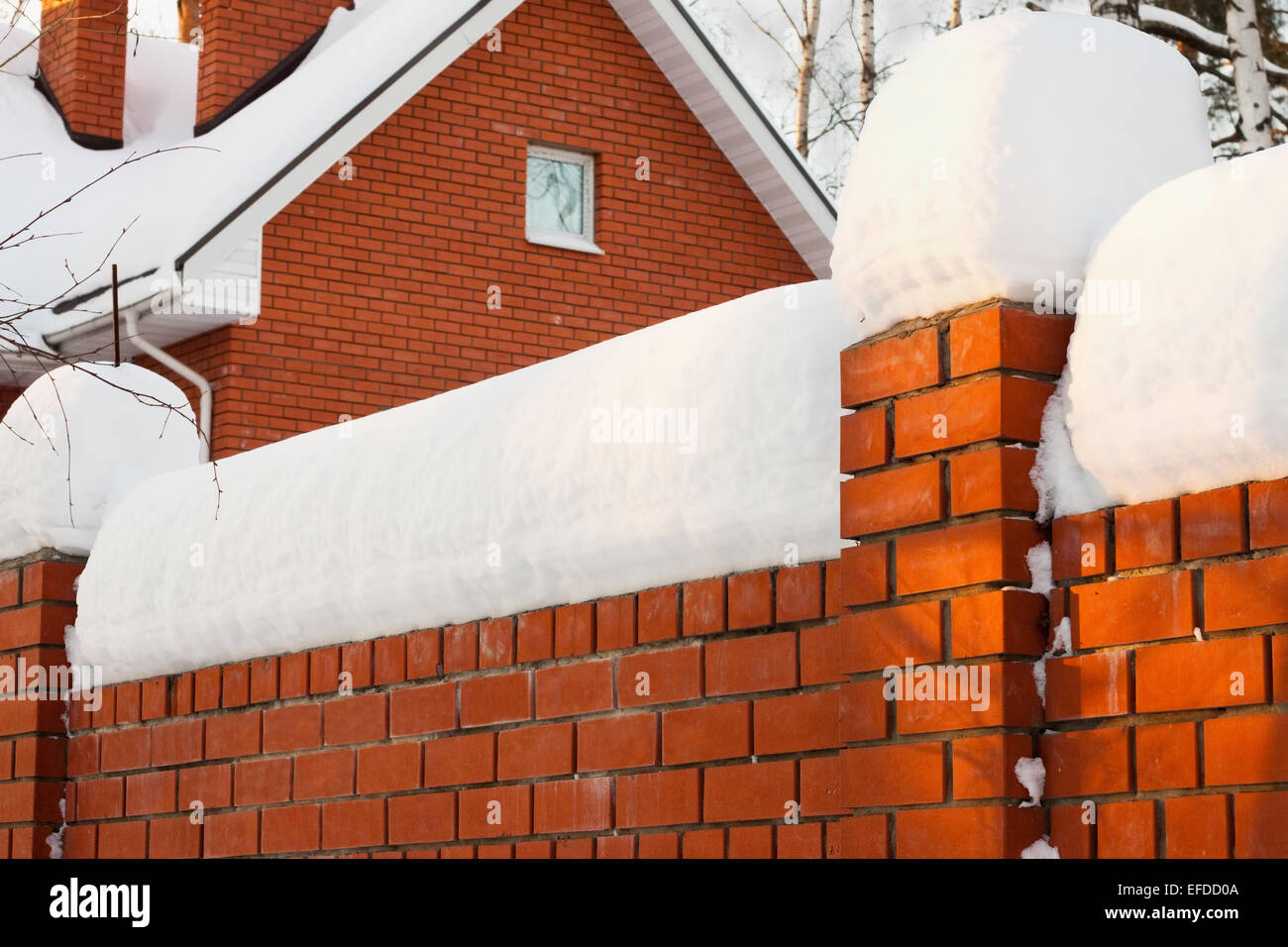 Red brick and stone cottage hi-res stock photography and images - Alamy