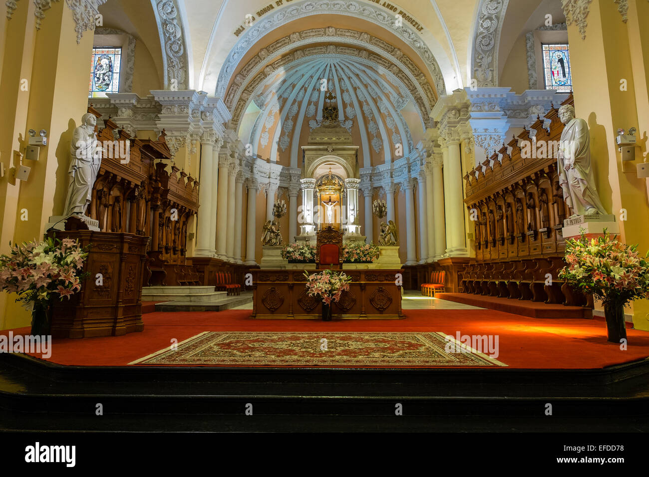 Altar of the Catedral de Arequipa, Peru Stock Photo - Alamy
