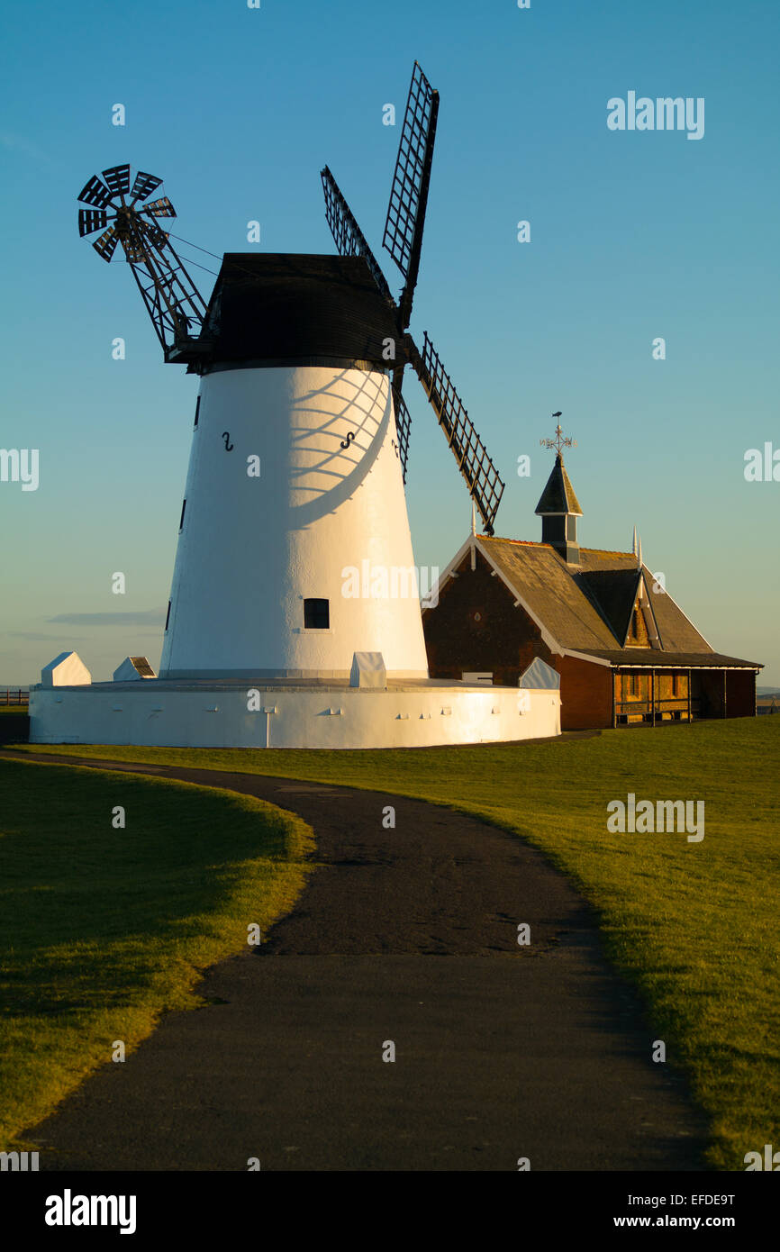 Lytham St Annes UK,1st February 2015. UK Weather: A beautiful sunny ...