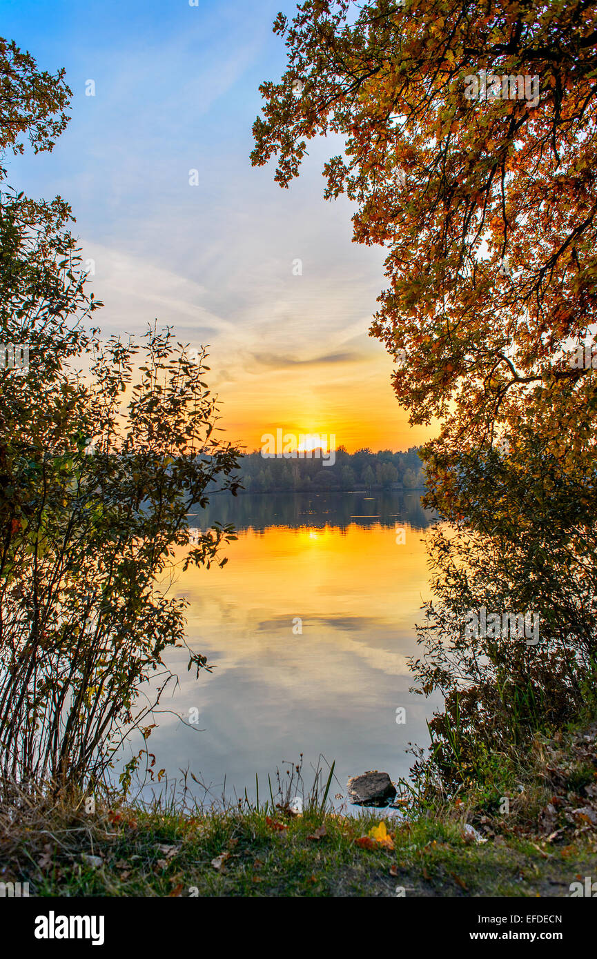 Sun rays on lake surface hi-res stock photography and images - Alamy