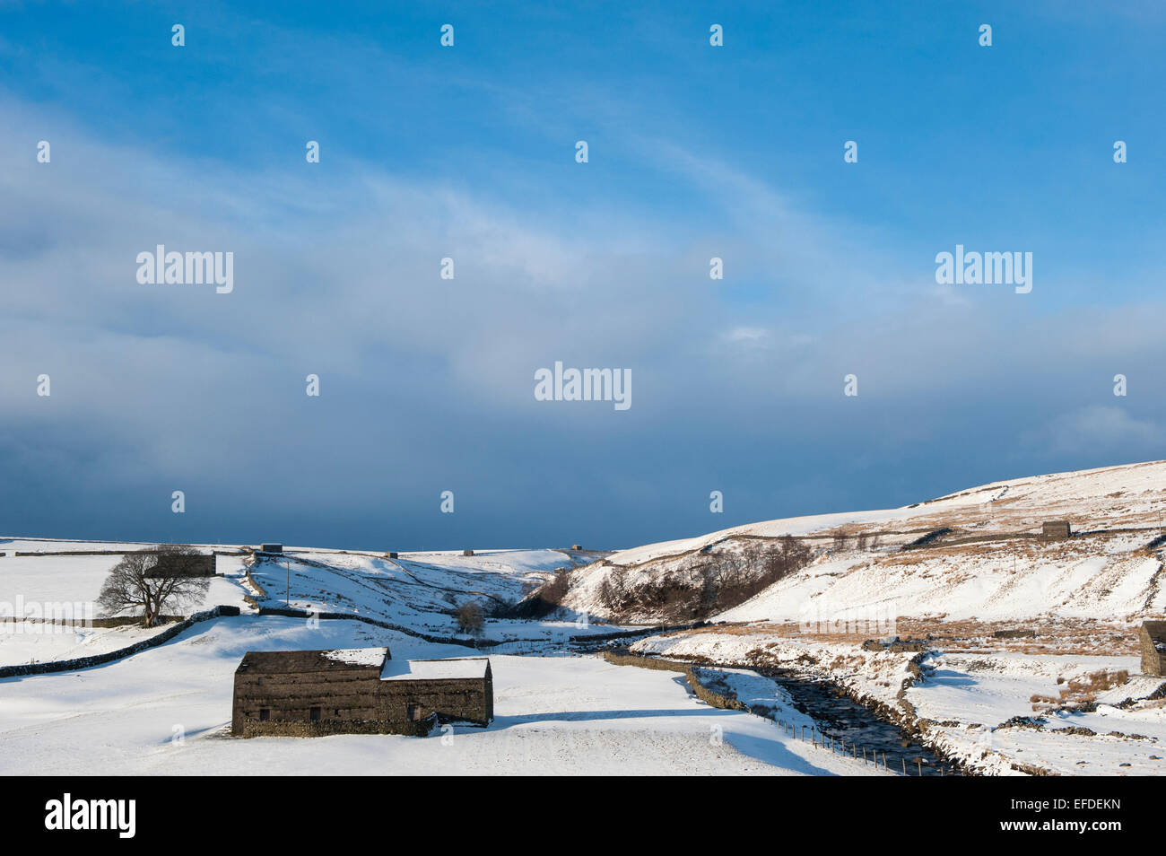 Swaledale barns snow hi-res stock photography and images - Alamy