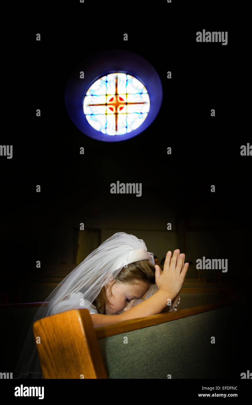 Kneeling church hi-res stock photography and images - Alamy