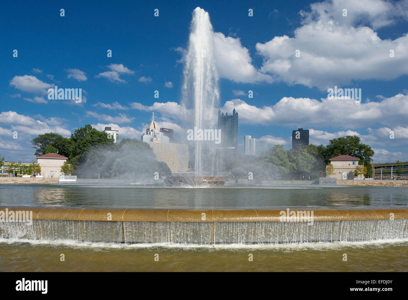 Point state park fountain hi-res stock photography and images - Alamy