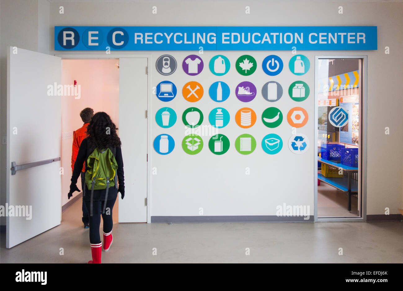 Sims municipal recycling facility Brooklyn New York Stock Photo - Alamy