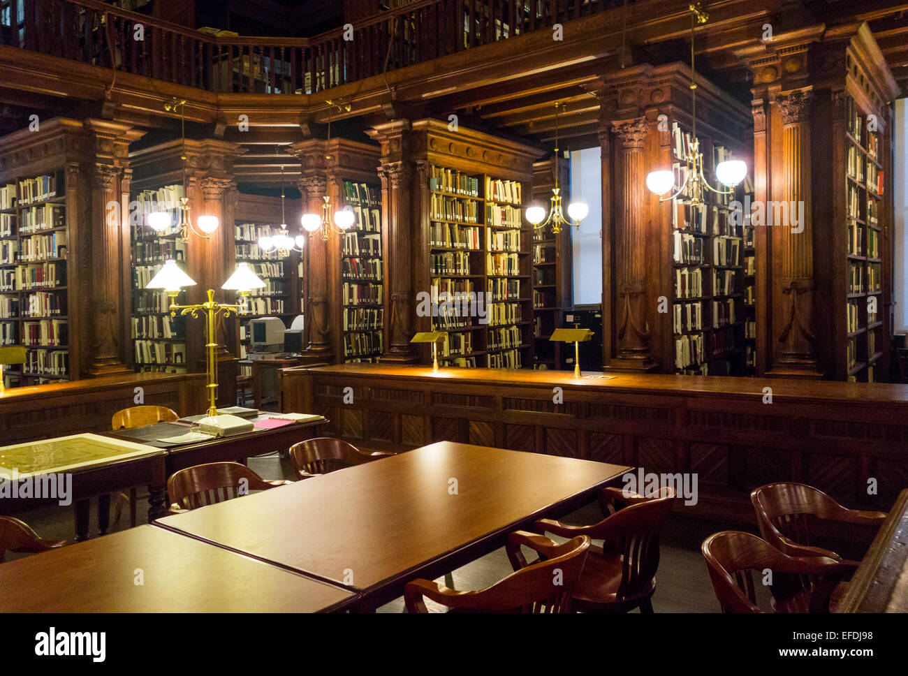 Empty library stacks hi-res stock photography and images - Alamy