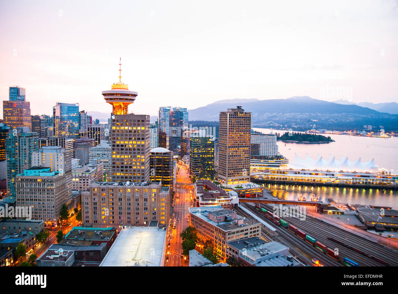 Vancouver skyline buildings hi-res stock photography and images - Alamy