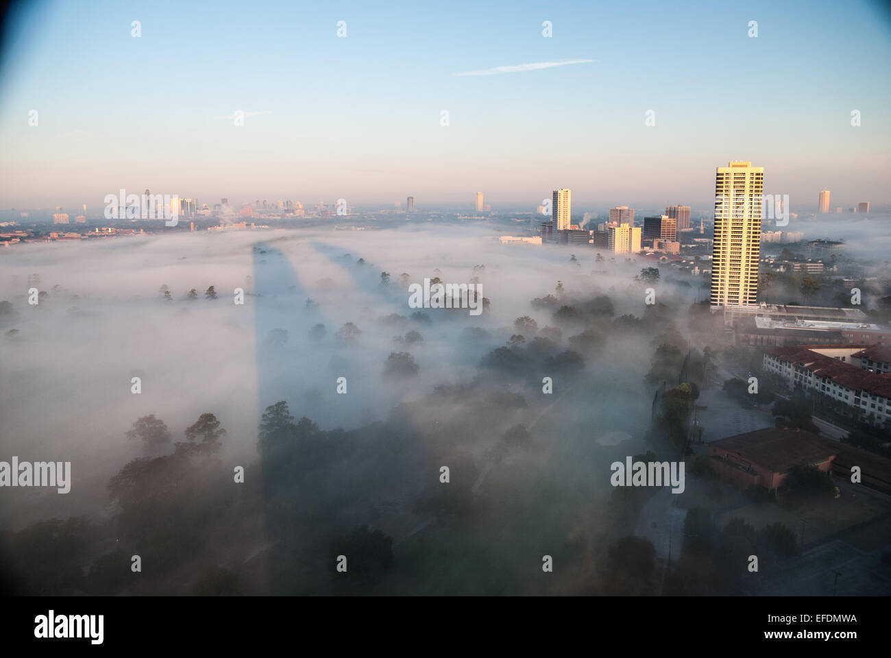 Houston sky scraper hi-res stock photography and images - Alamy