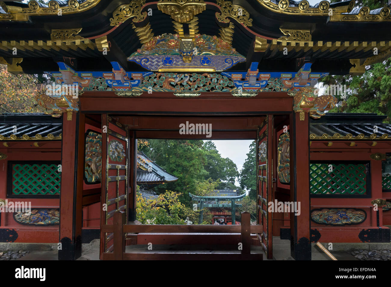 Momoyama period decorations and view to outside, Kunozan Tosho-go ...