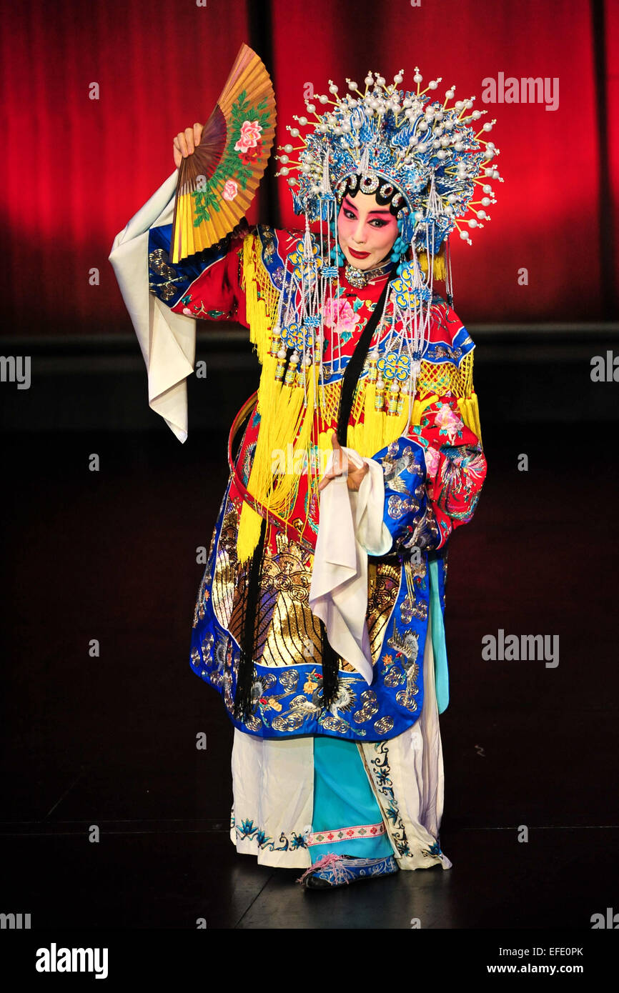 Los Angeles, USA. 31st Jan, 2015. Chinese artist Sun Ping performs an ...