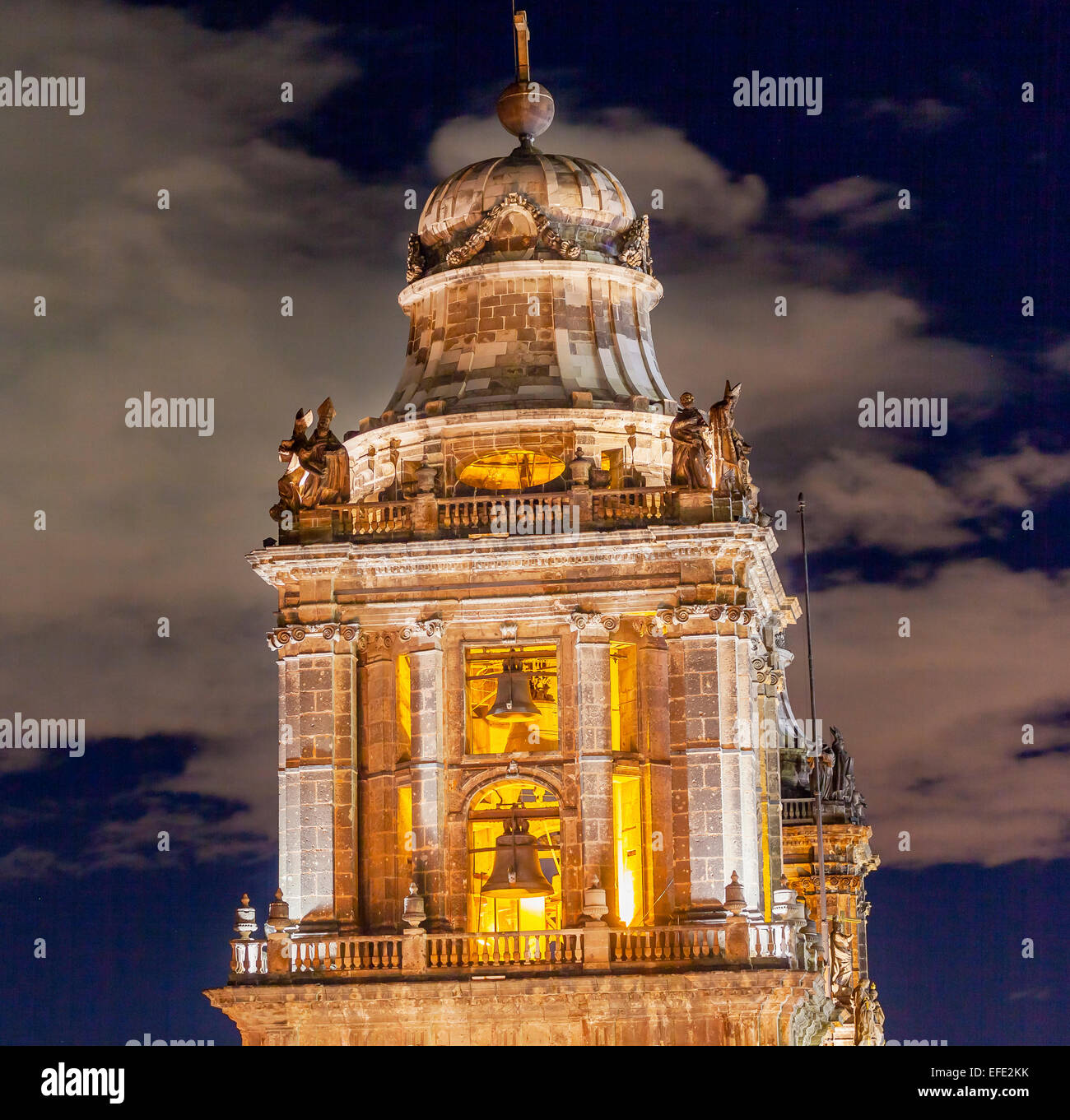 Statues in mexico city hi-res stock photography and images - Alamy