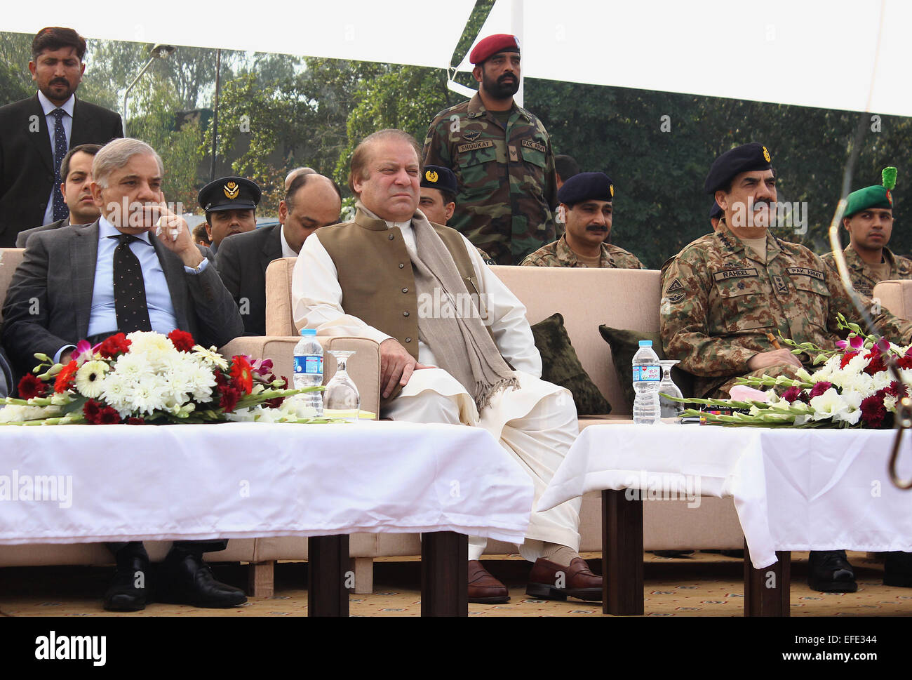 Prime Minister of Pakistan Mian Muhammad Nawaz Sharif (Center), Chief ...