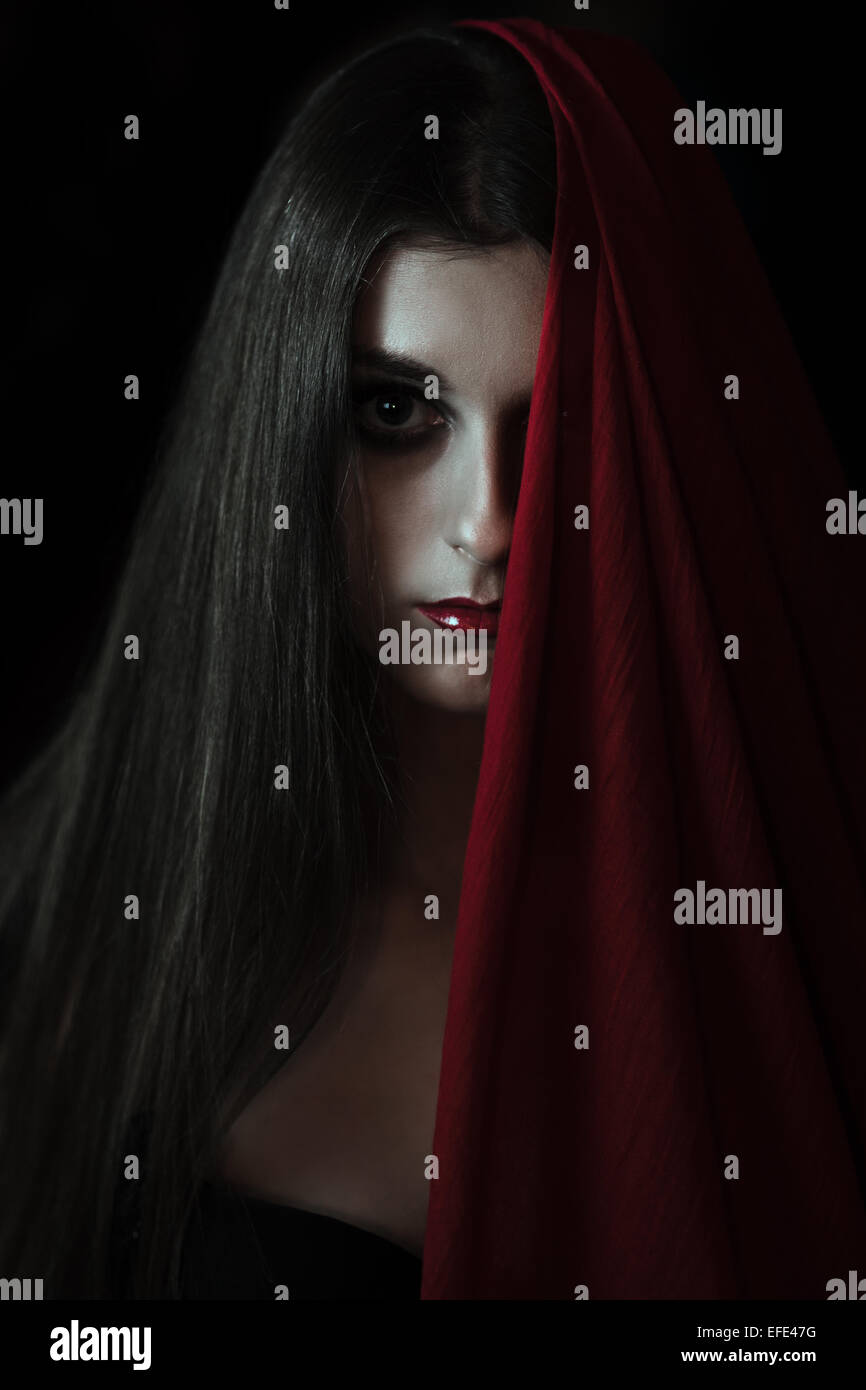 Vampire girl hi-res stock photography and images - Alamy