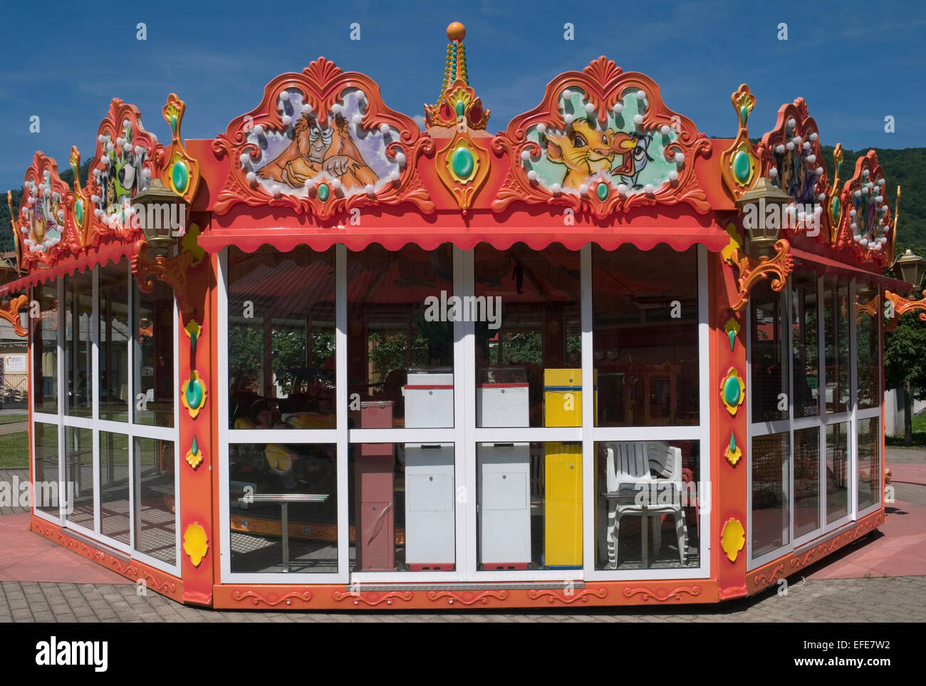 Fun fair booth hi-res stock photography and images - Alamy