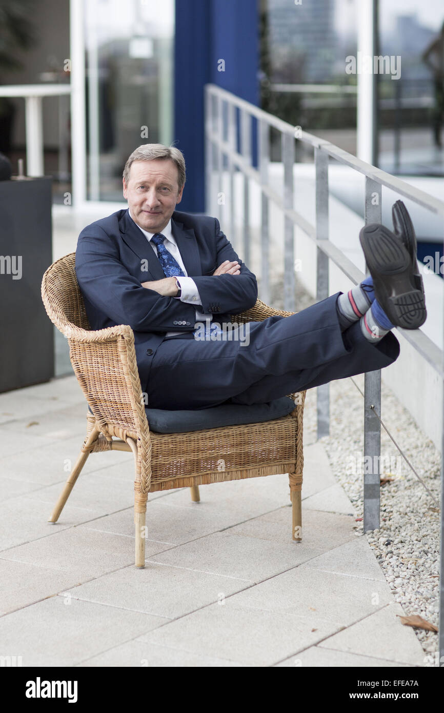 Neil Dudgeon is introduced as the new Detective Chief Inspector on ZDF ...