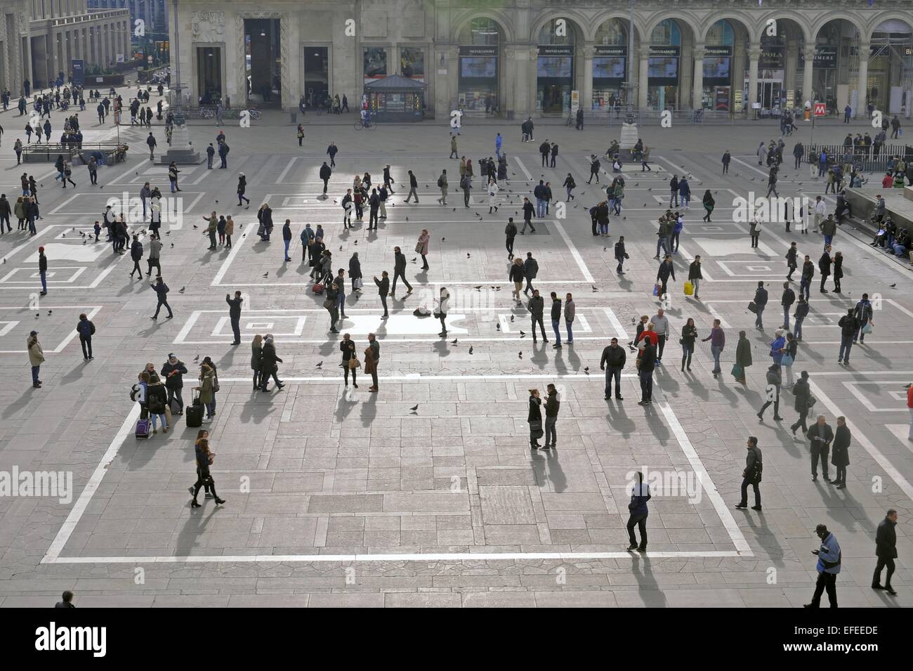 Duomo square hi-res stock photography and images - Alamy