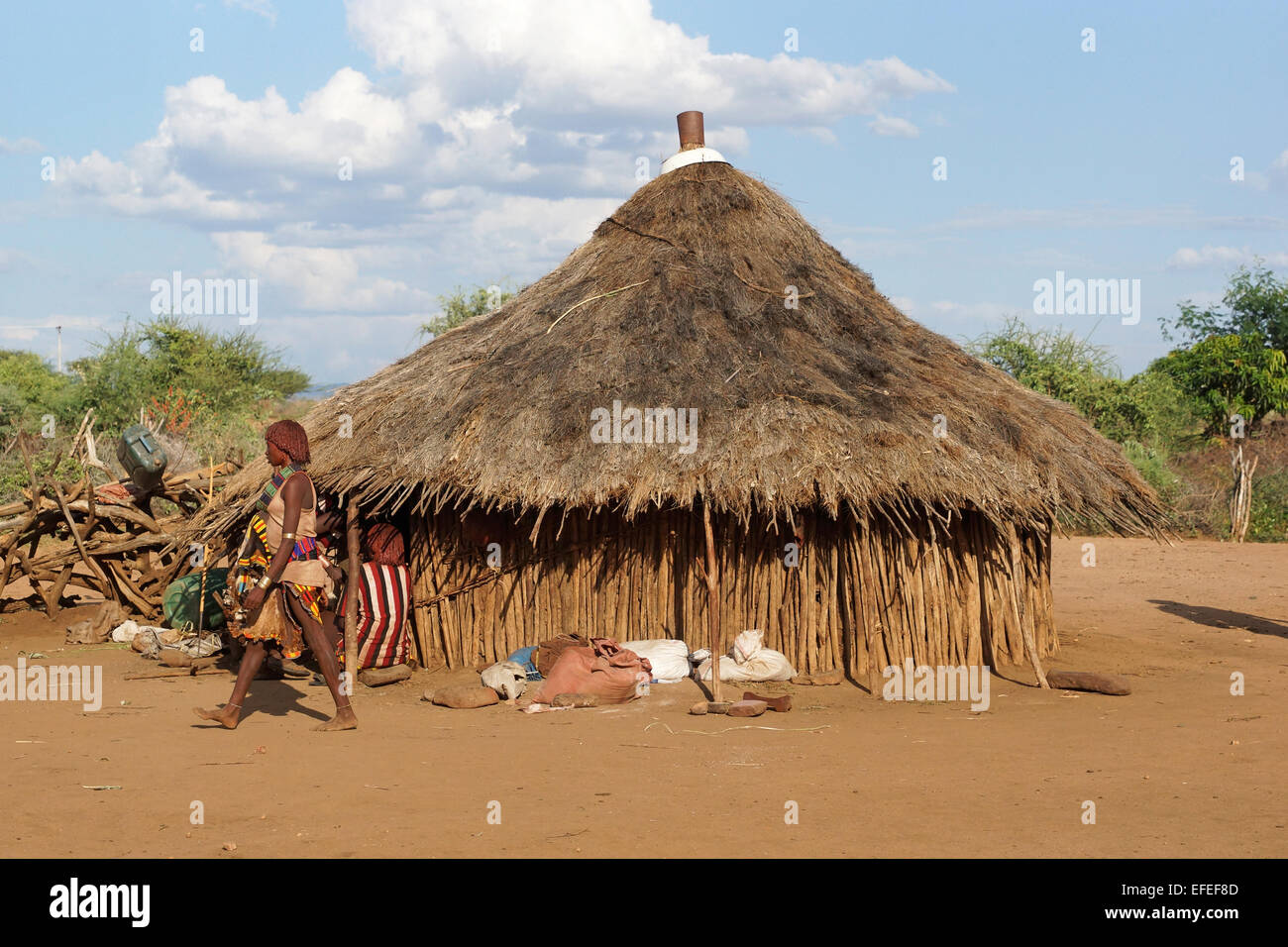 Traditional houses hamer people ethiopia hi-res stock photography and ...