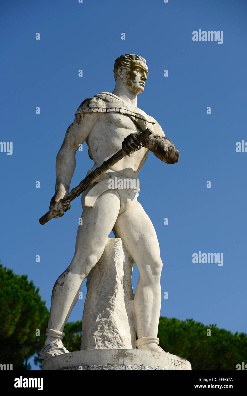 Marble statues portraying athletes at Stadio dei Marmi sports stadium ...