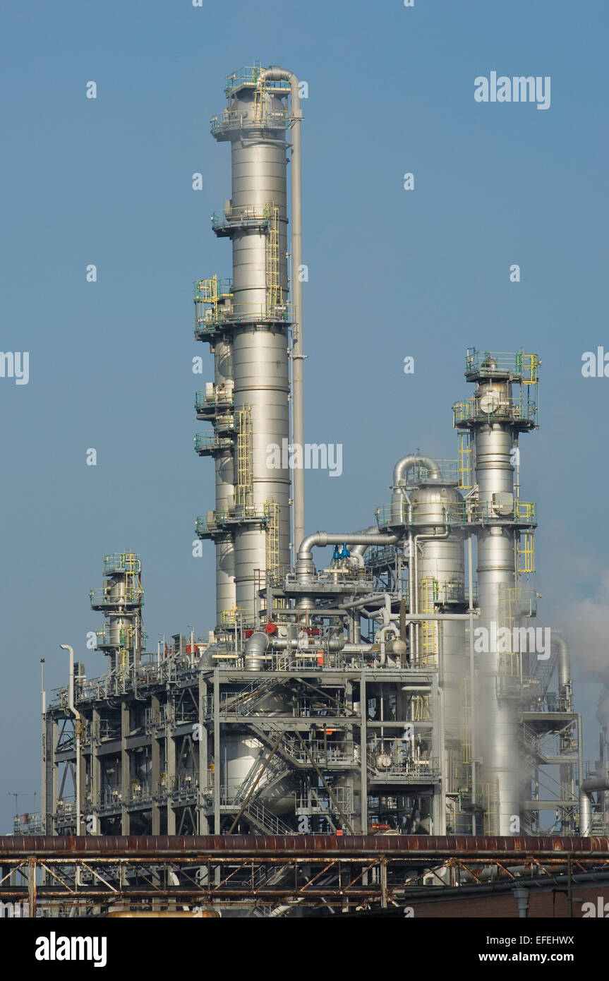 Grangemouth oil refinery hi-res stock photography and images - Alamy