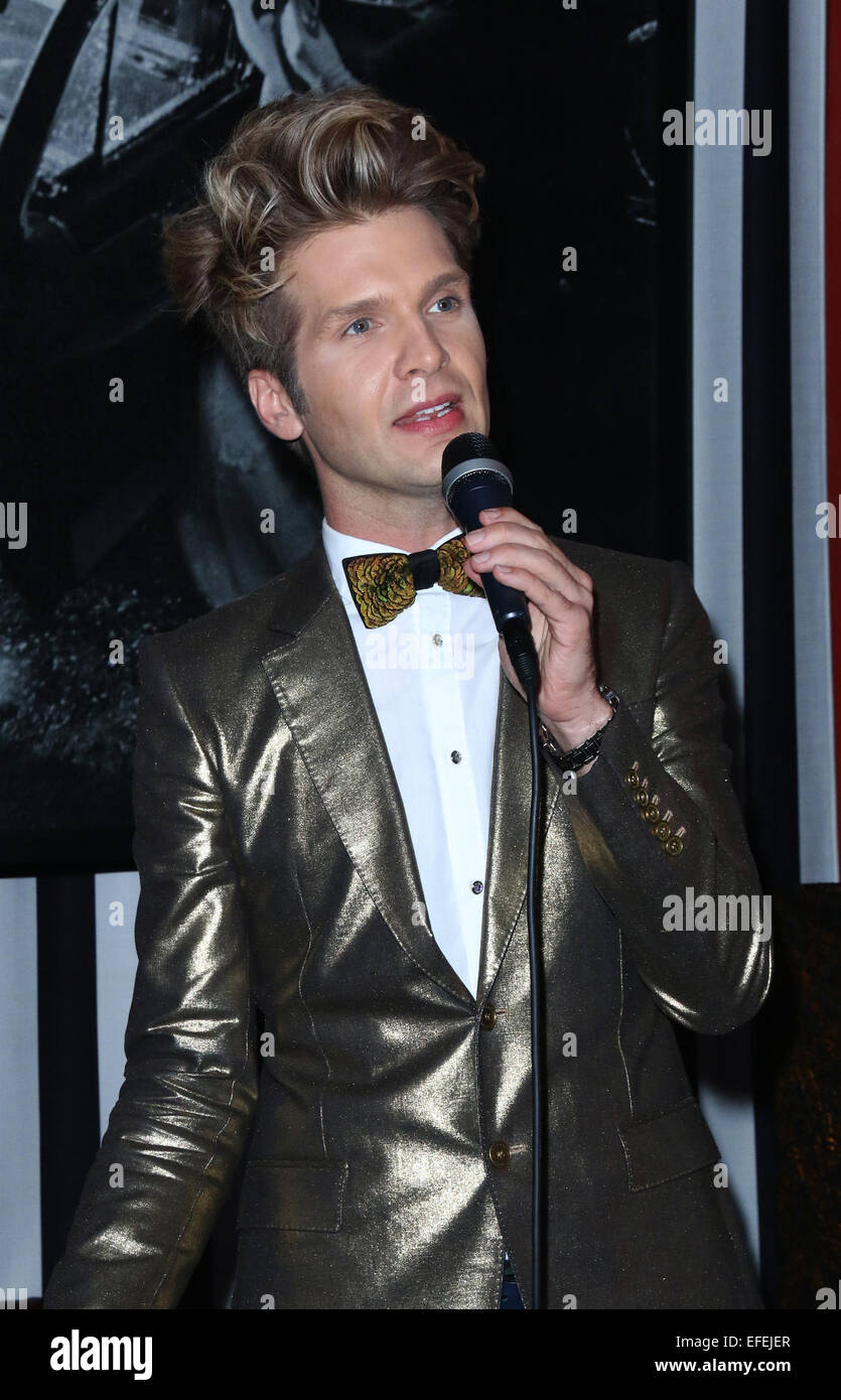 Alan McCune's book signing of 'Annabella and the Secret of the Mirrors ...