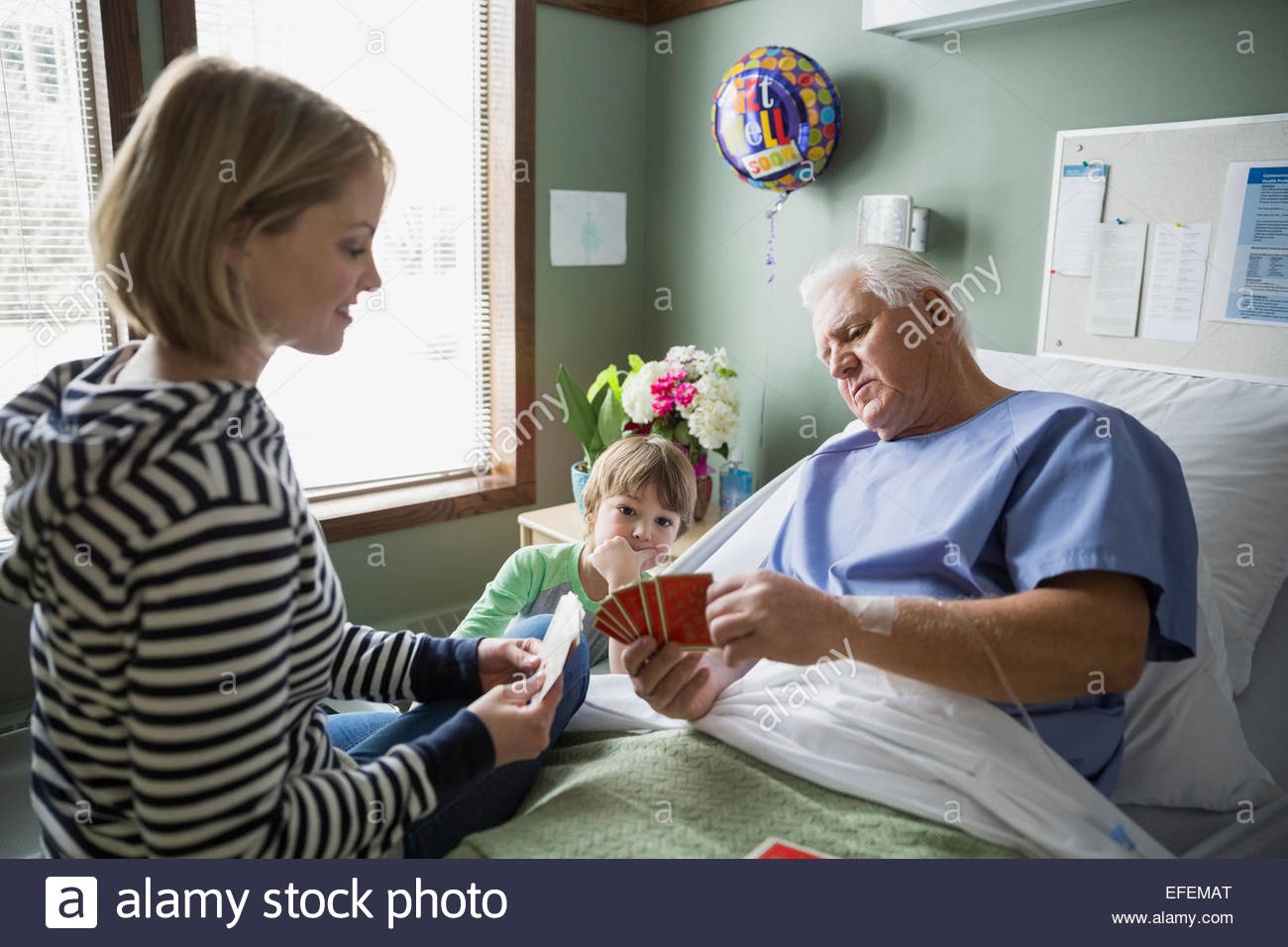 Hospital bed family hi-res stock photography and images - Alamy