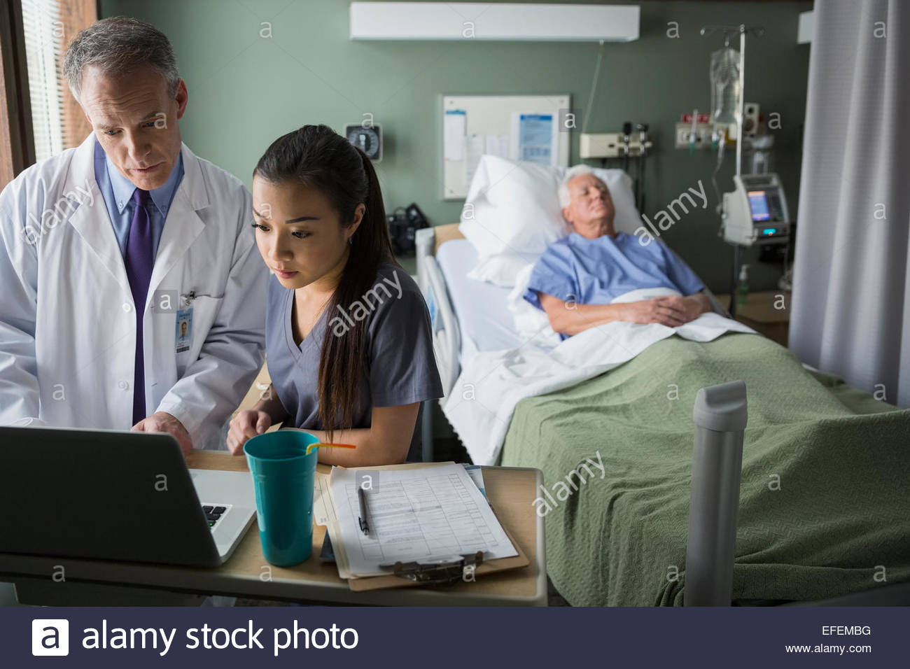 Doctor consulting room bed hi-res stock photography and images - Alamy