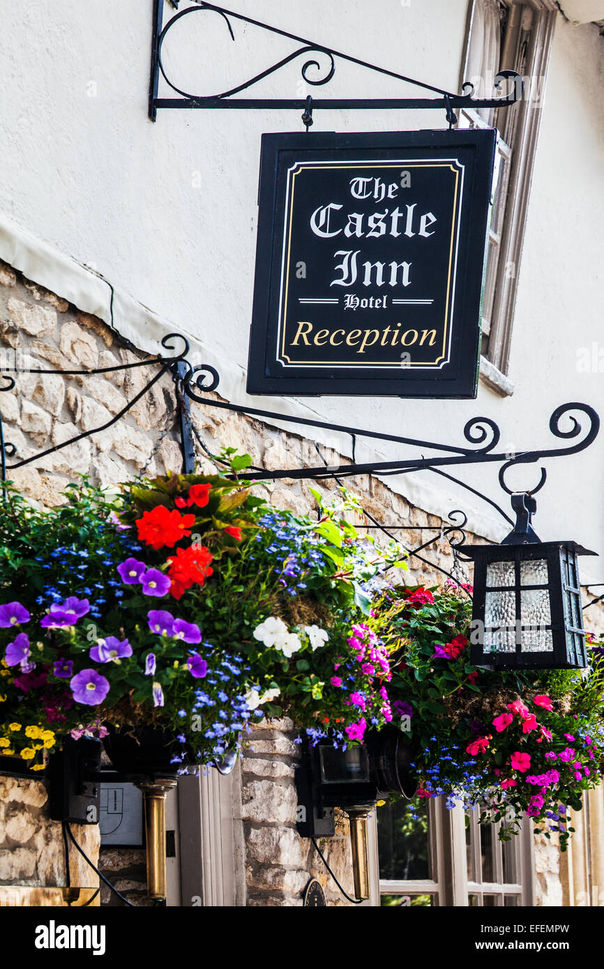 Gothic pub hi-res stock photography and images - Alamy