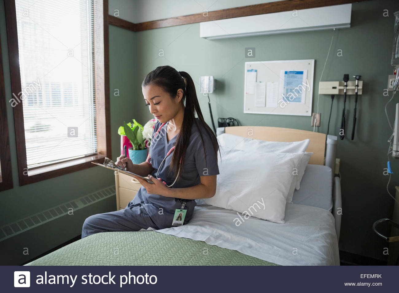 Medical notes bed hi-res stock photography and images - Alamy