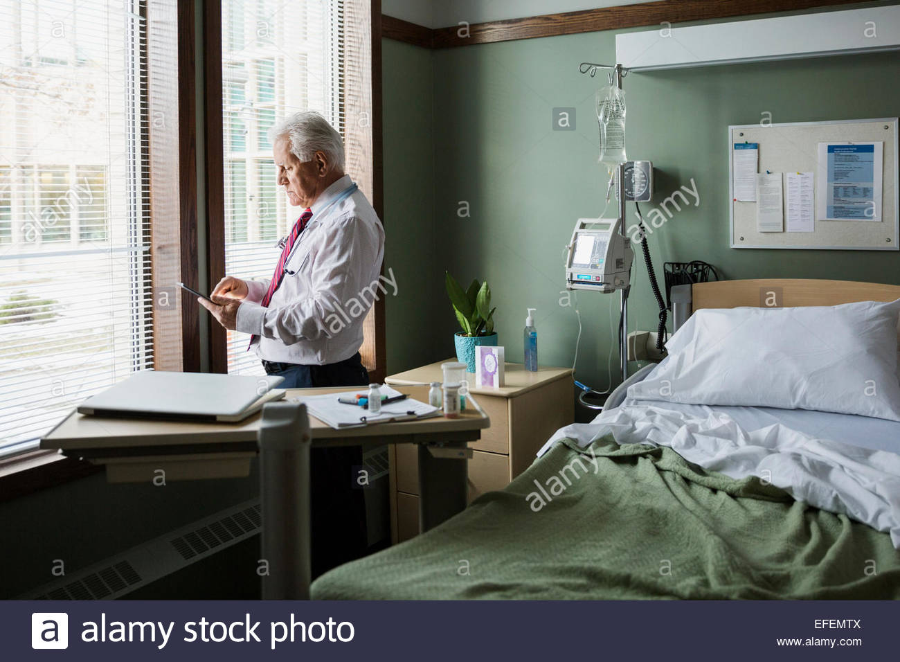 Hospital window view hi-res stock photography and images - Alamy
