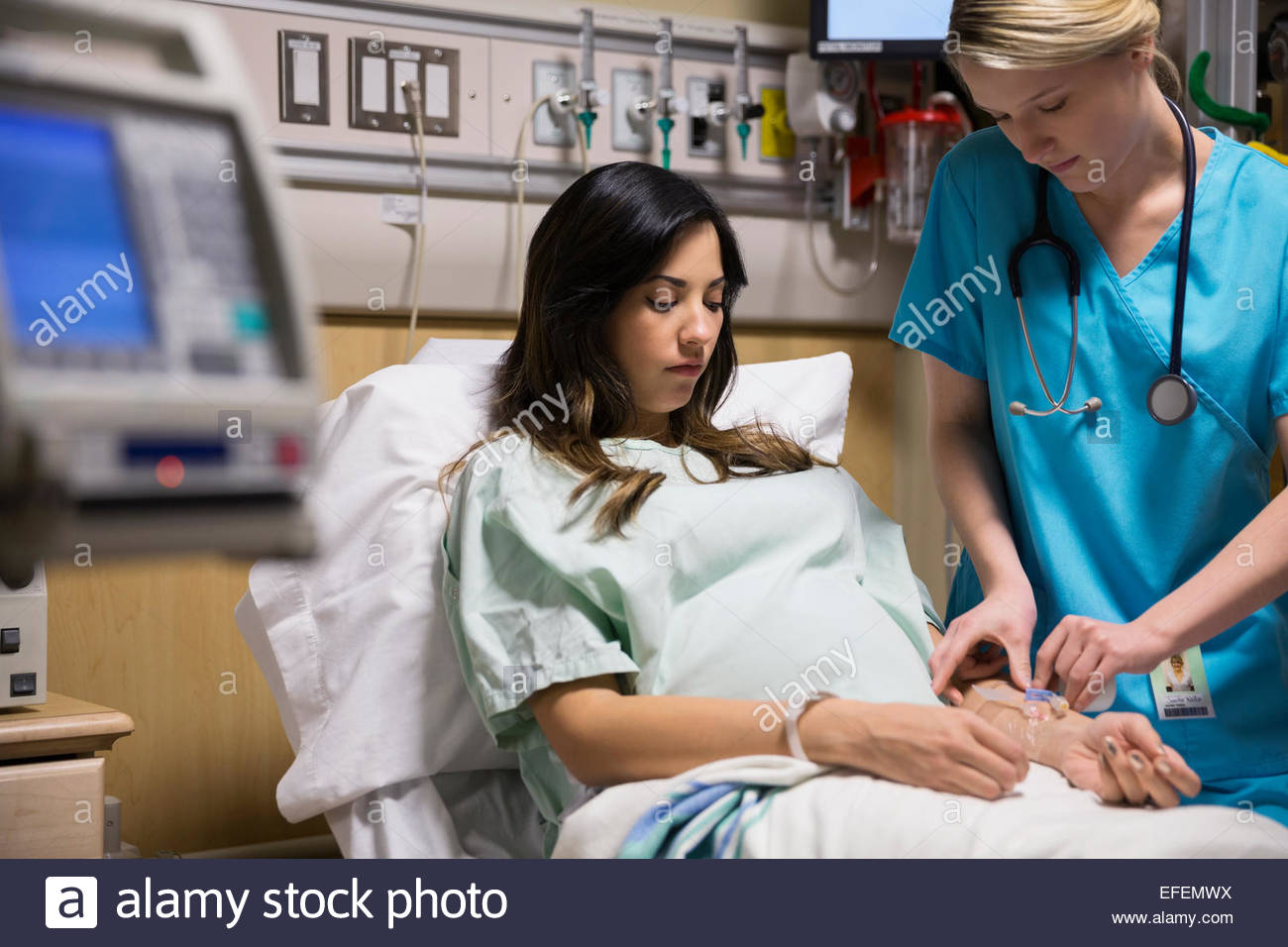 Pregnant sitting hospital hi-res stock photography and images - Alamy