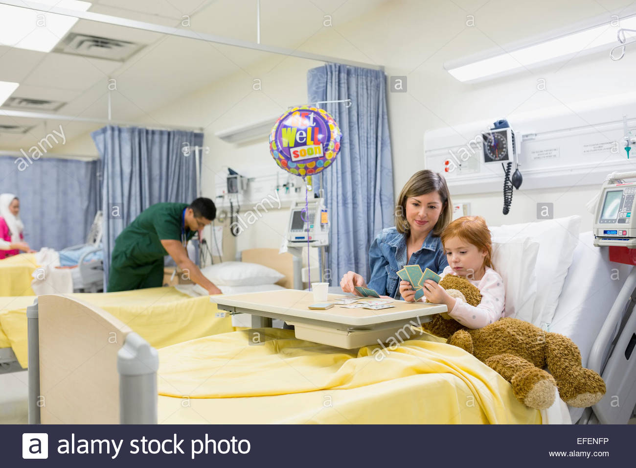 Hospital child playing game hi-res stock photography and images - Alamy