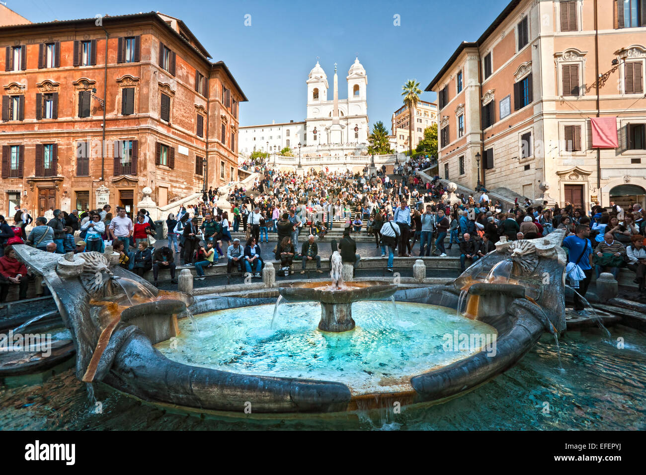 ROME - OCTOBER 22: Tourists at The Spanish Steps (Italian: Scalinata ...
