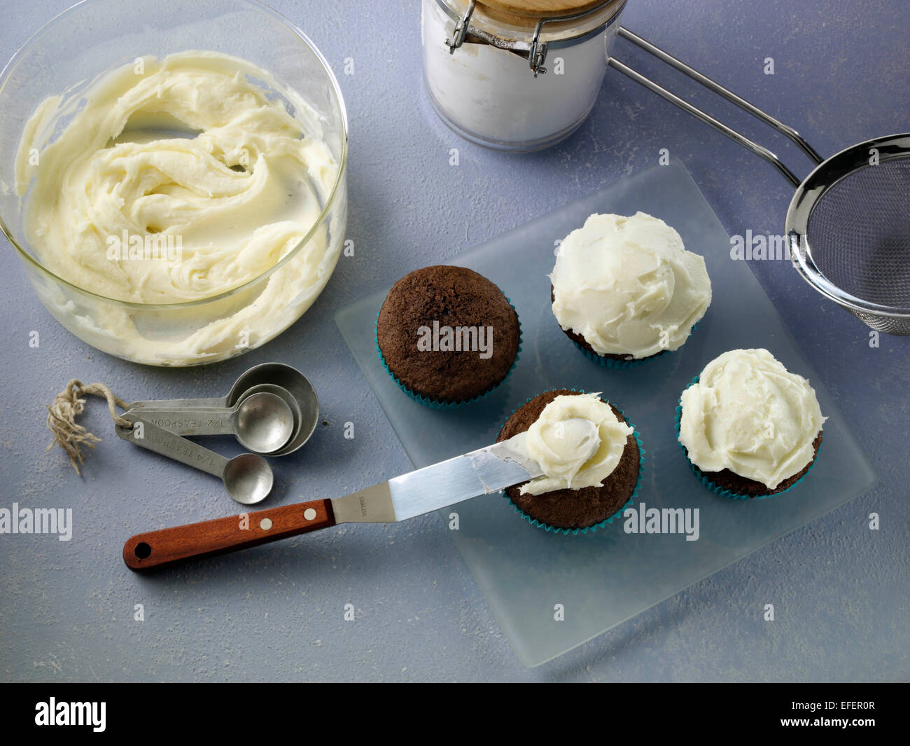 Stevia buttercream frosting Stock Photo - Alamy
