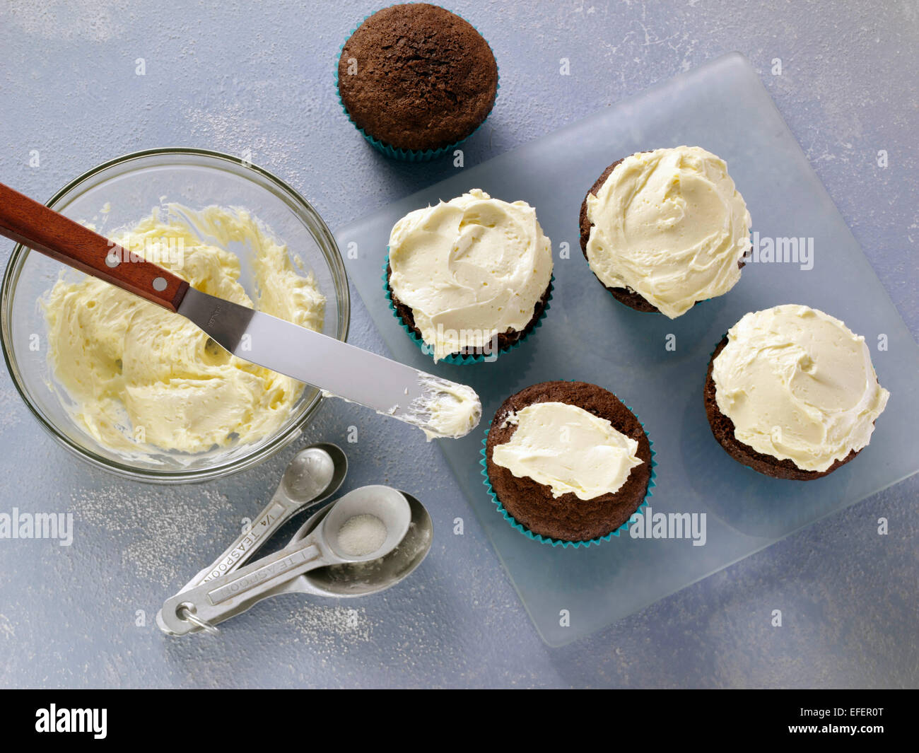 Stevia buttercream frosting on cupcakes Stock Photo - Alamy