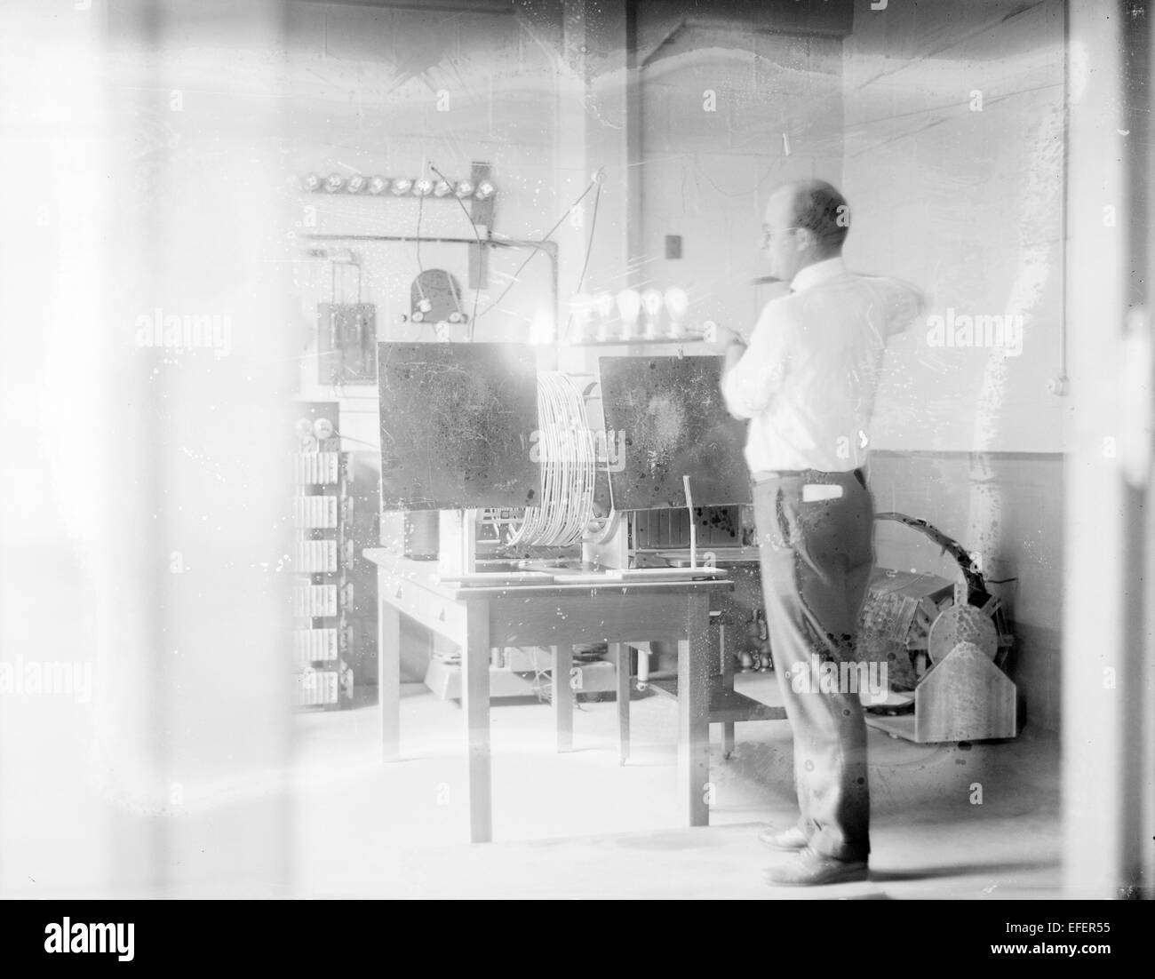 Antique c1915 photograph, experiment being conducted at Harvard ...