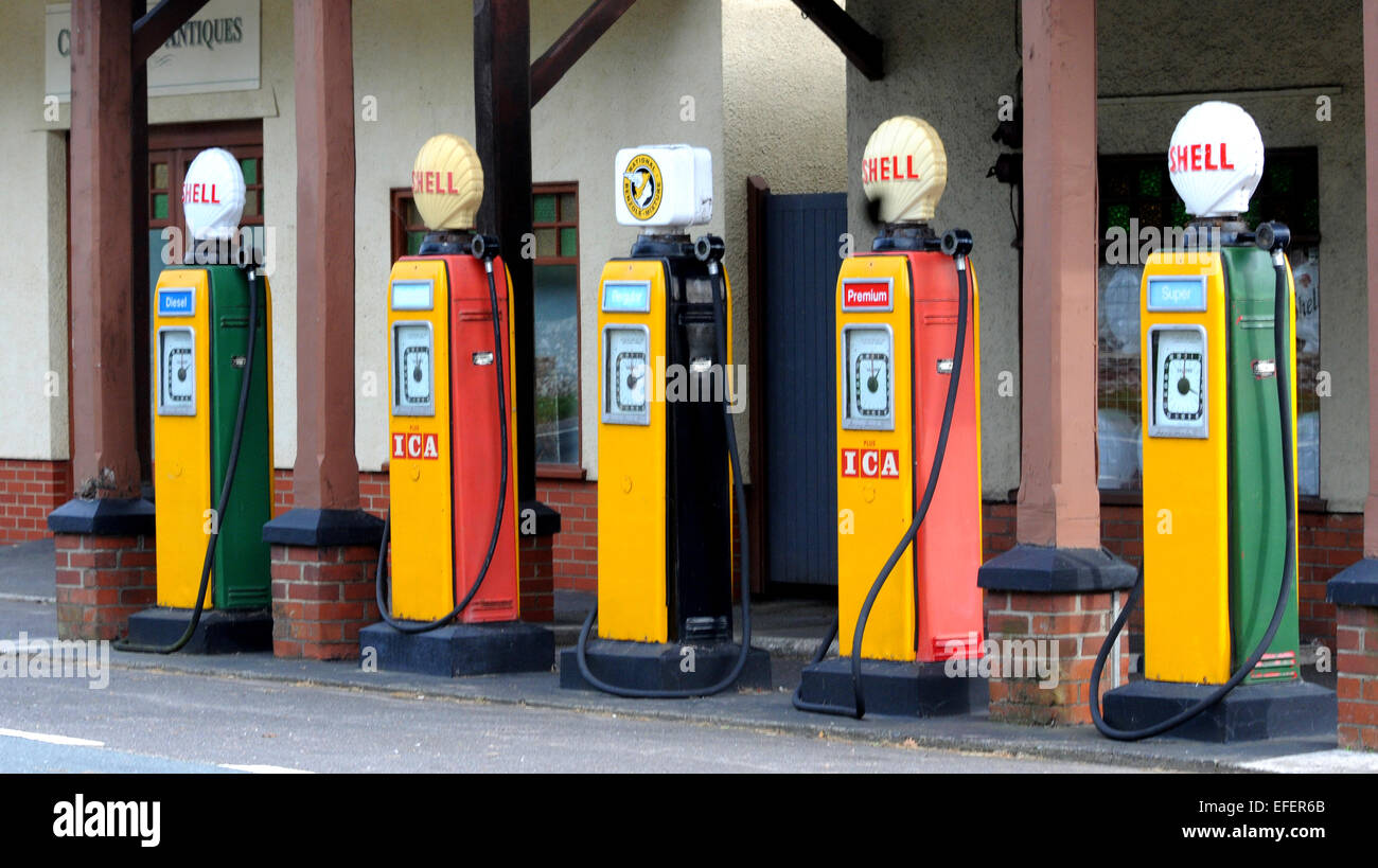 Old filling station hi-res stock photography and images - Alamy