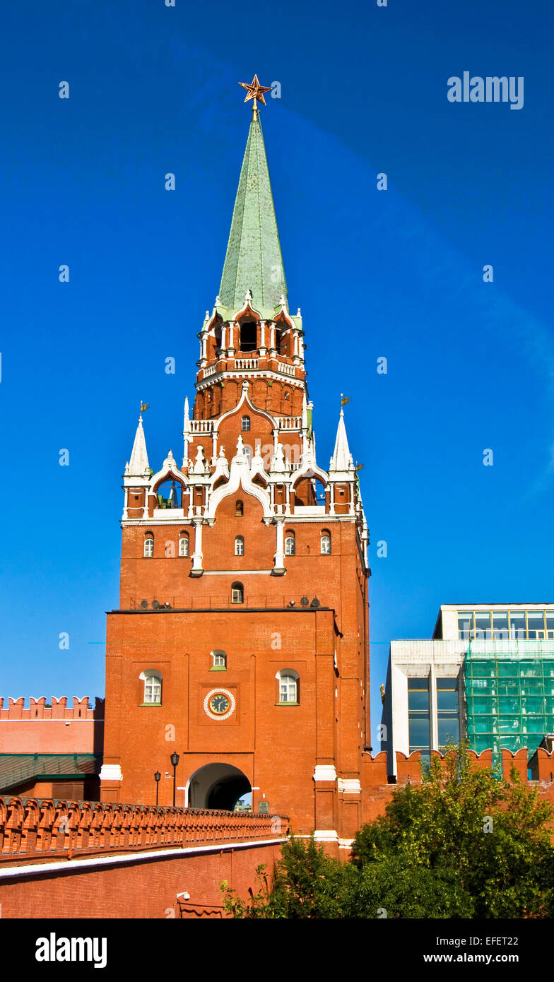Moscow, one of towers of Kremlin fortress Stock Photo - Alamy