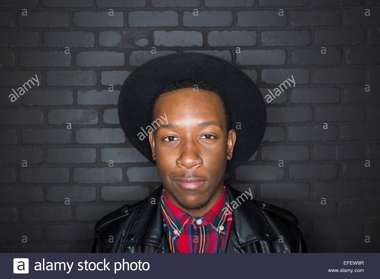 Man with fedora hi-res stock photography and images - Alamy