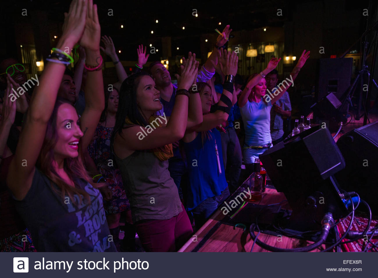 Concert crowd, arms raised hi-res stock photography and images - Alamy