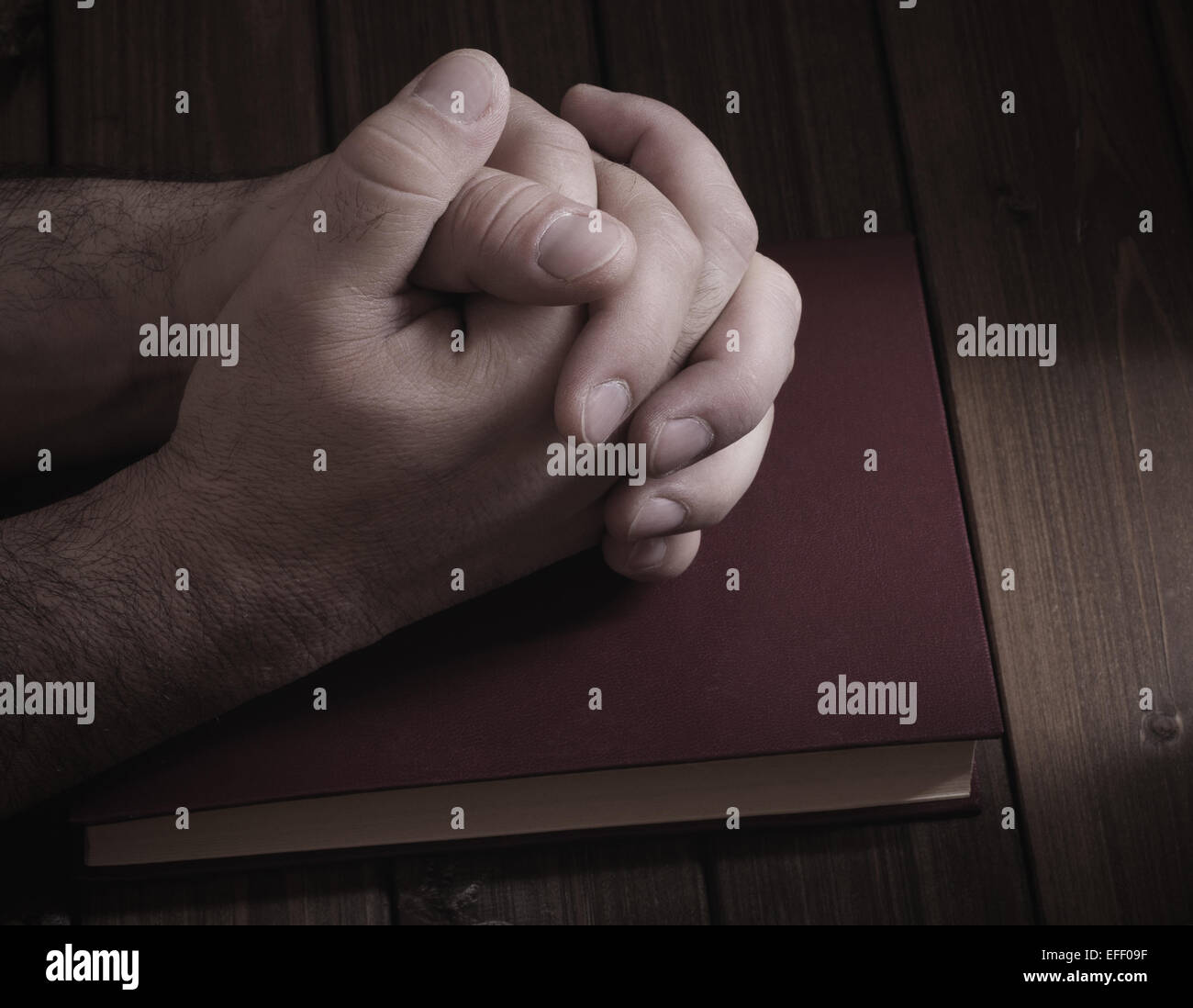 Sign of the cross fingers orthodox hi-res stock photography and images ...