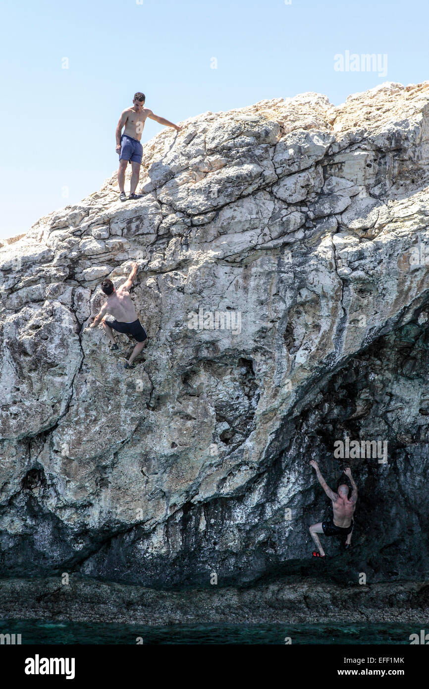 Climbing vertically hi-res stock photography and images - Alamy