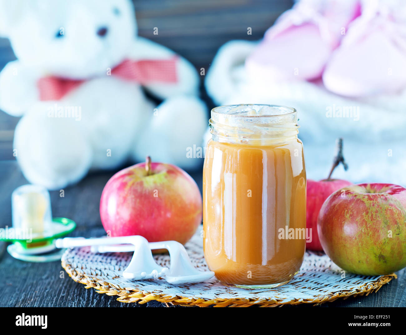 Children food bank eating hi-res stock photography and images - Alamy
