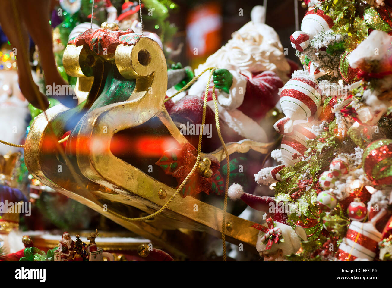 Santa claus is coming to town hi-res stock photography and images - Alamy