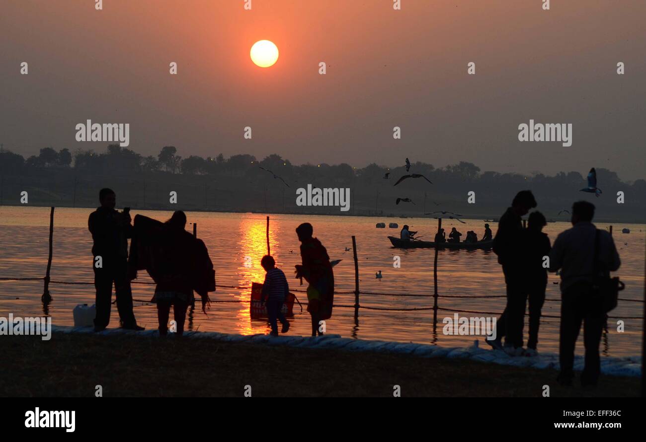 Sangam, India. 2nd Feb, 2015. Devotee peforming rituals at sangam ...