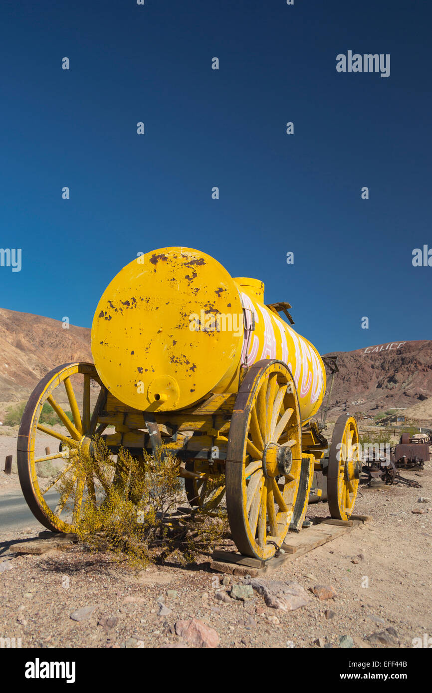 Yellow tanker hi-res stock photography and images - Alamy