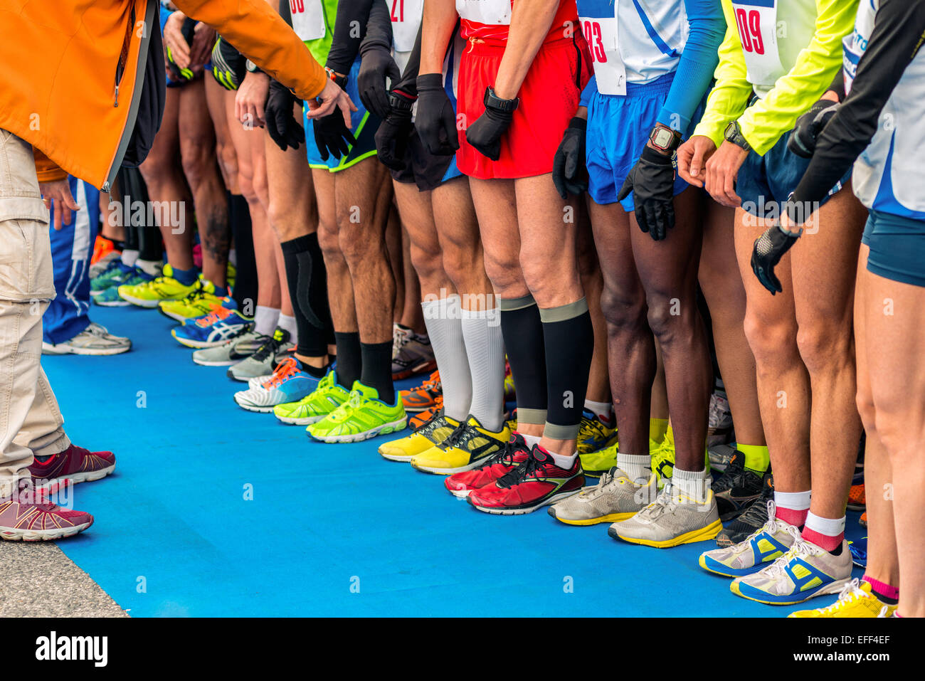 Runners starting line hi-res stock photography and images - Alamy