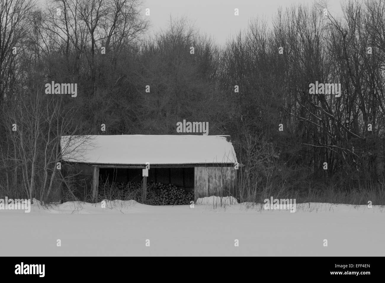 winter shed on the road Stock Photo - Alamy