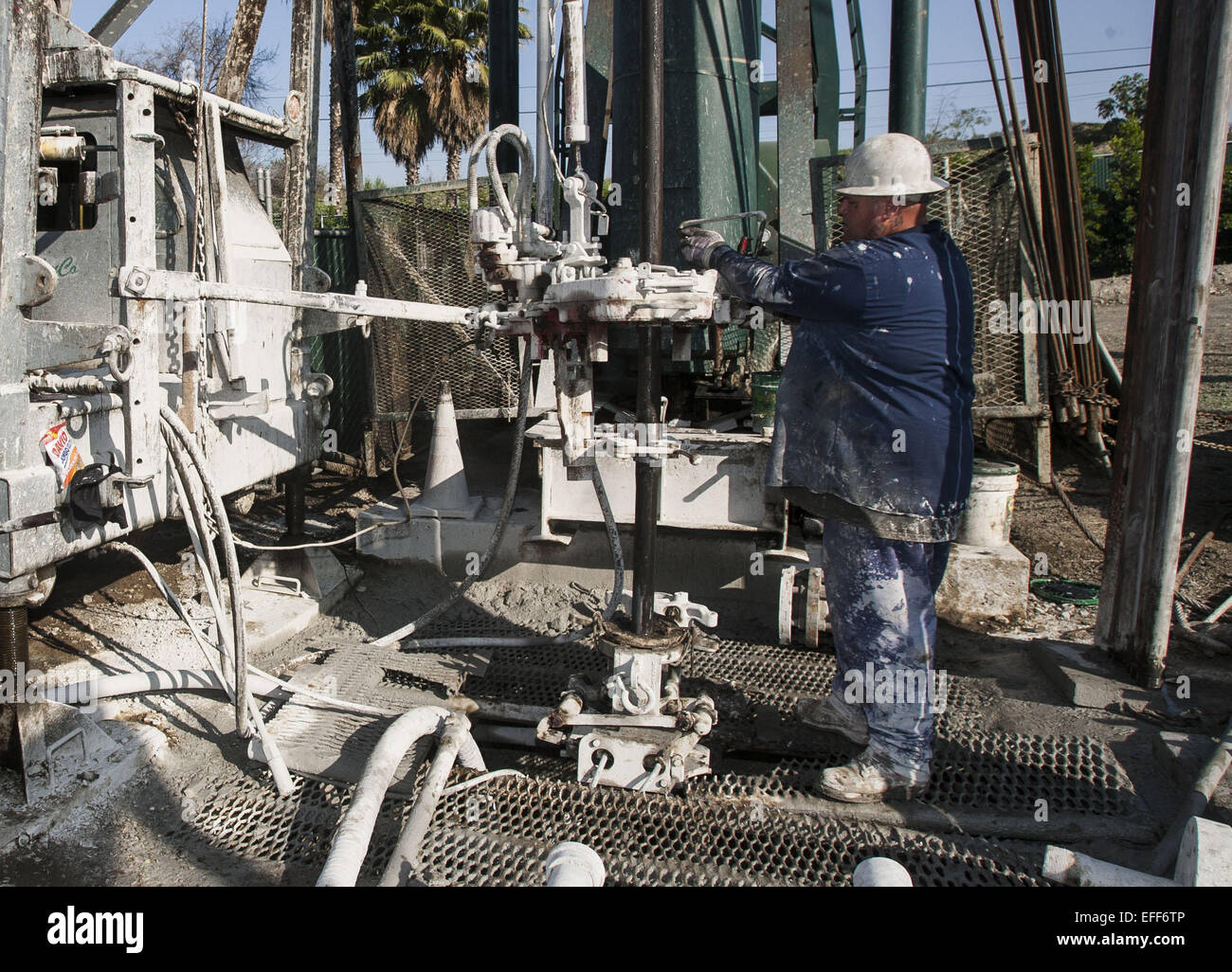 Oil well service hi-res stock photography and images - Alamy