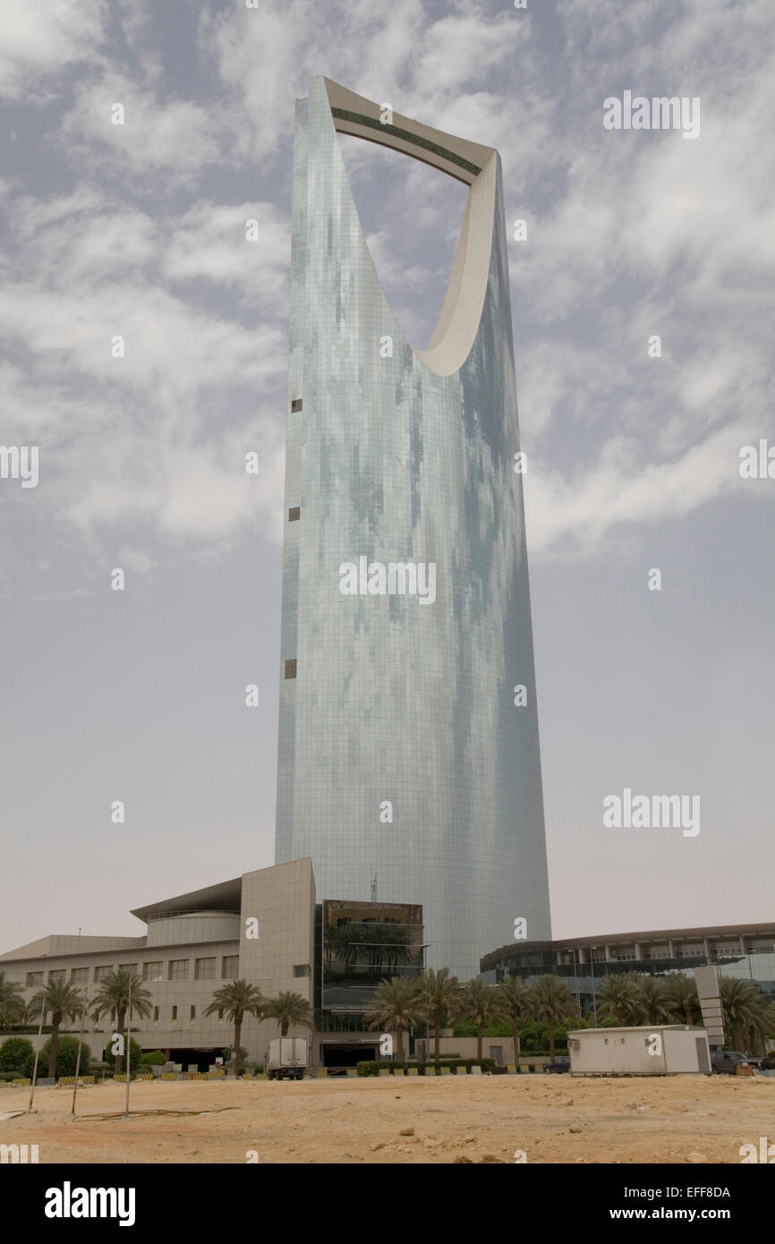 Saudi Arabia Architecture Modern High Resolution Stock Photography and ...