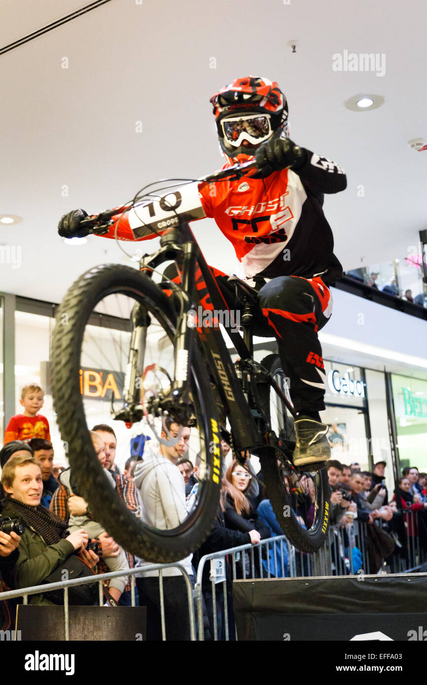 David Trummer, race, MTB, Â Downmall 2015, downhill, shopping mall ...