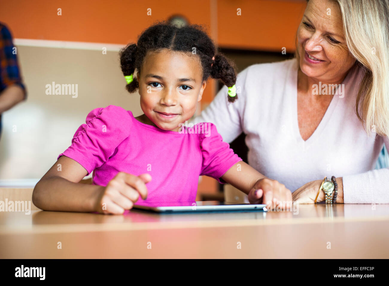 Tablets classroom desks hi-res stock photography and images - Alamy